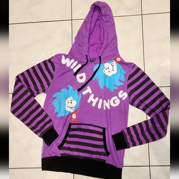 Dr. Seuss | Tops | Universal Studios Dr Seuss Thing 2 Wild Things ...